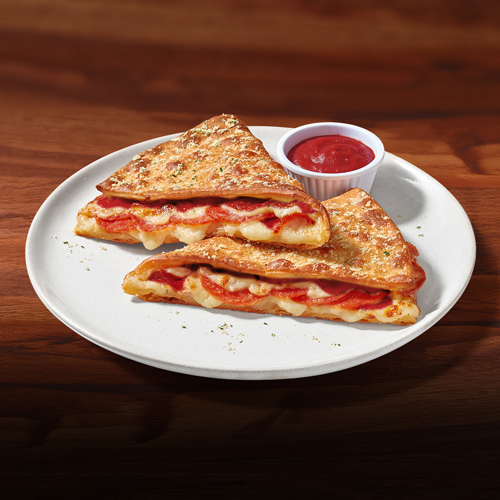 MELTS OLASZKOLBÁSZOS MELTS SZÓSSZAL w PizzaHut